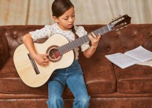 Why are Guitar Lessons for Kids a Great Creative Activity?